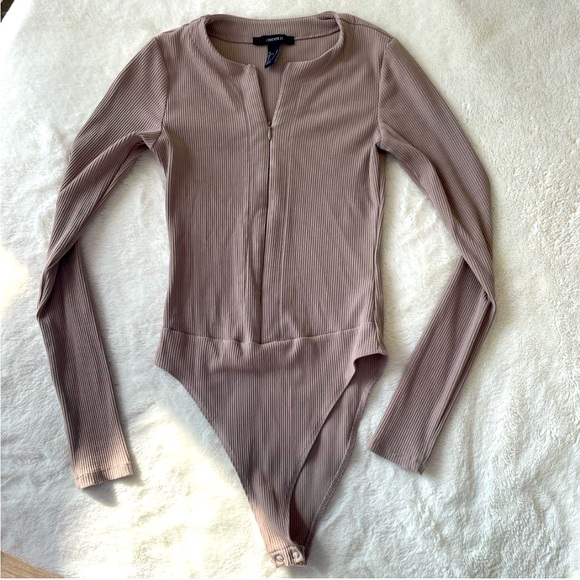 Forever 21 | Tops | Nude Brown Ribbed Bodysuit Sleek Stylish Bodysuit ...